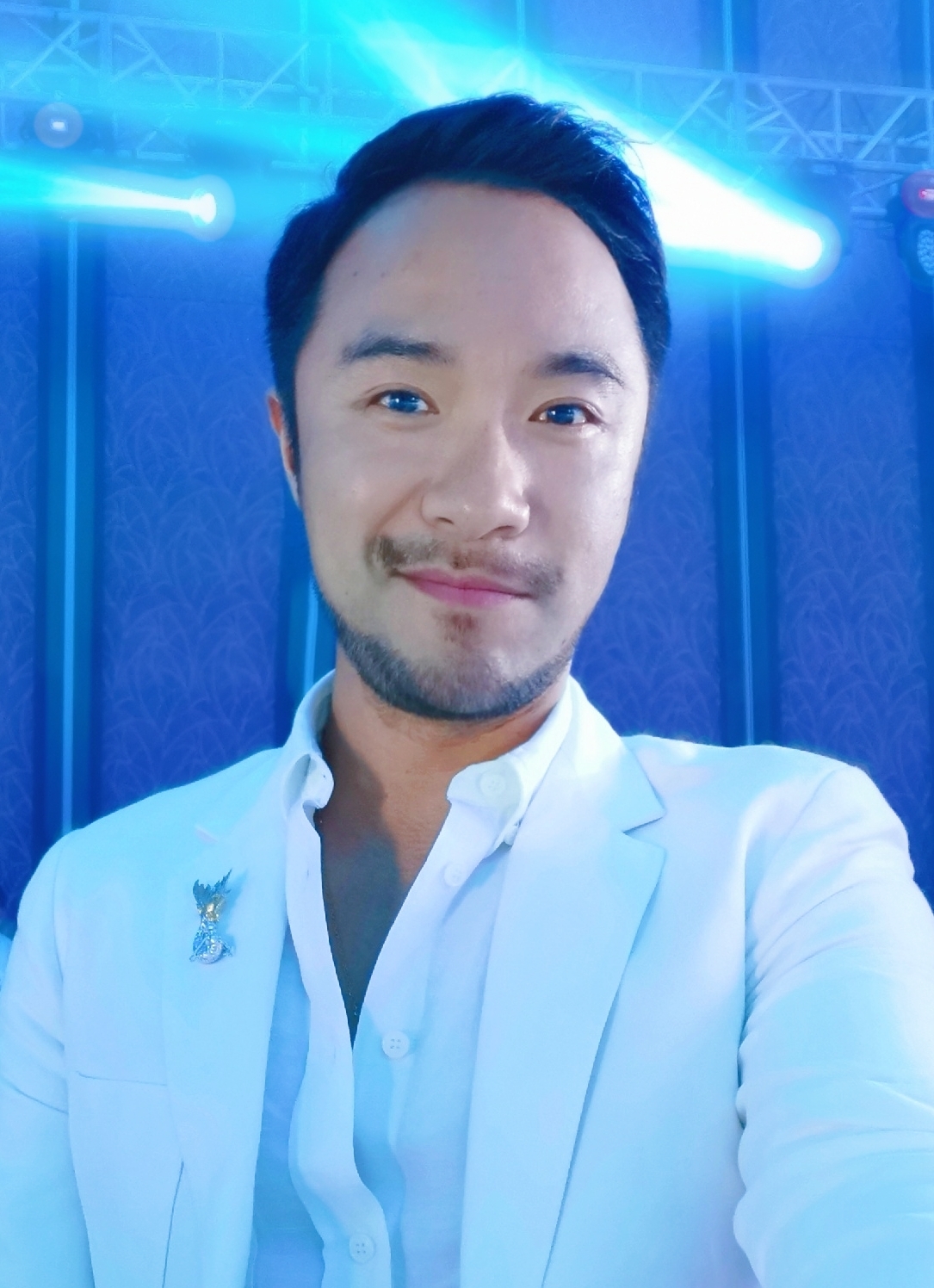 2019国际潜水小姐 总导演郭明翔佩戴Vivi Liao设计胸针 - 360娱乐，你开心就好