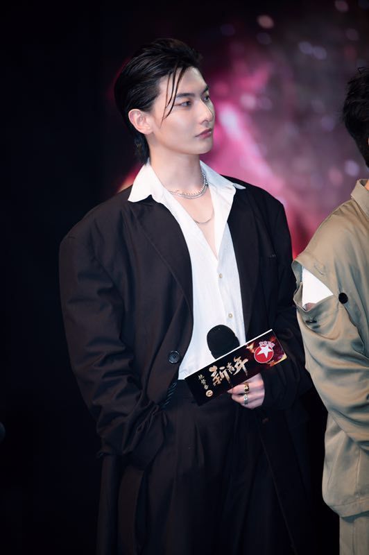 王瑞昌出席《艳势番之新青年》北京、上海发布会与黄子韬易烊千玺组成YSF天团 - 360娱乐，你开心就好